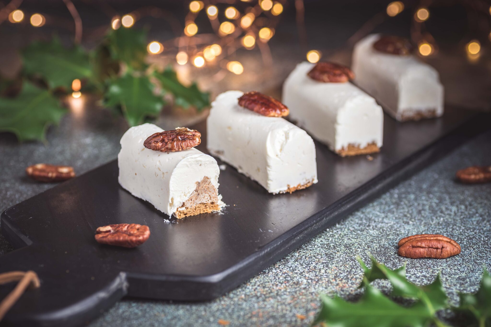 Mini-bûches noix de pécan et tonka - Dessert de Noël
